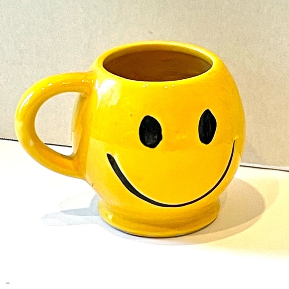 Mccoy | Art | Vintage Mccoy Smiley Face Mug | Poshmark